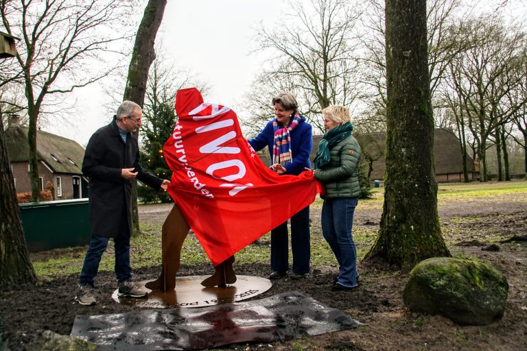 Onthulling selfipunt ‘Wandelaar’ in Orvelte - Drenthepad